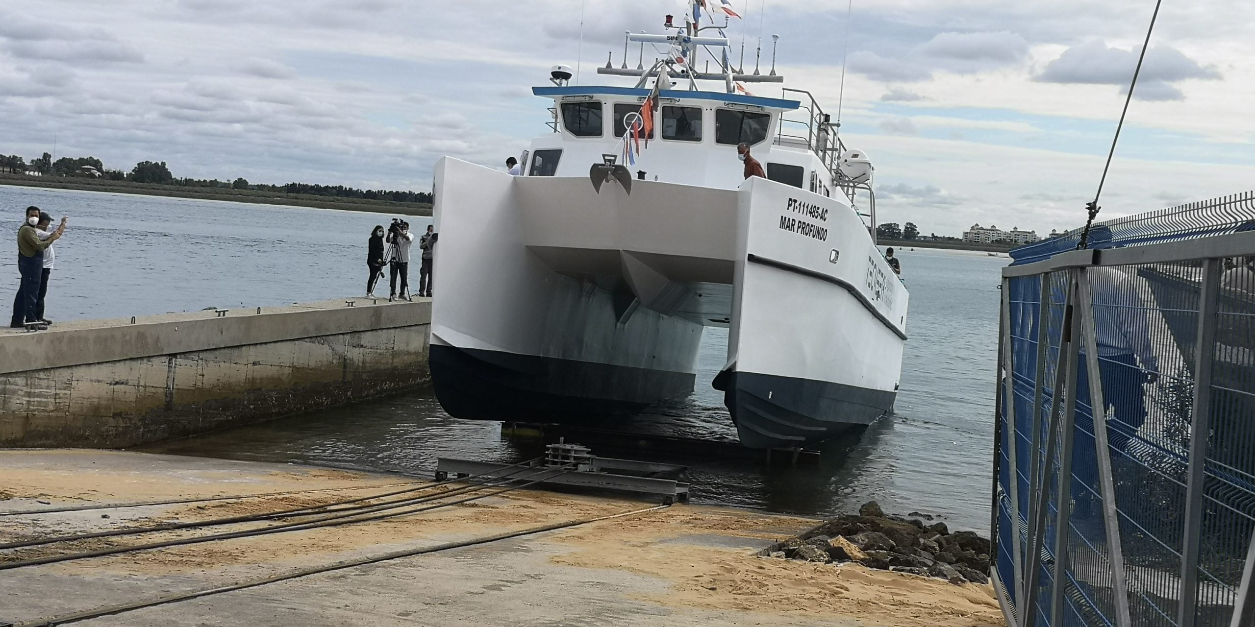 Nautiber lançou à água o seu primeiro navio para fazer ciência no mar